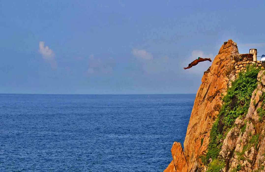 How a Real Cliff Diver Tames Her Fears | Author Carmen Amato